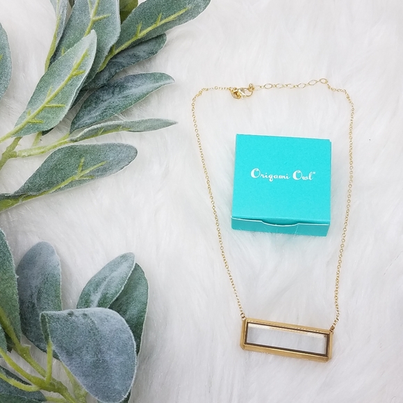 Origami Owl | Jewelry | Origami Owl Gold Bar Living Locket Necklace ...